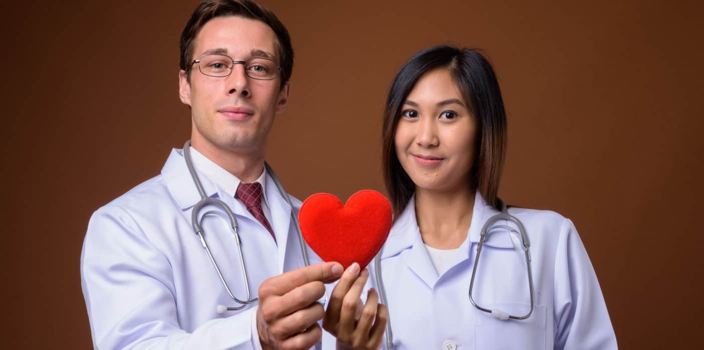 Best Doctor Dating Sites & Apps (2024)