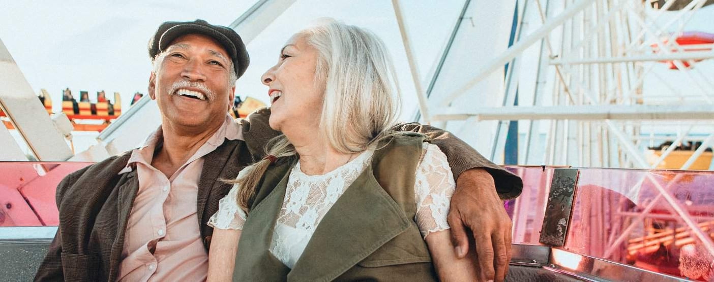 11 Ways to Meet Singles Over 50 Online (2024)